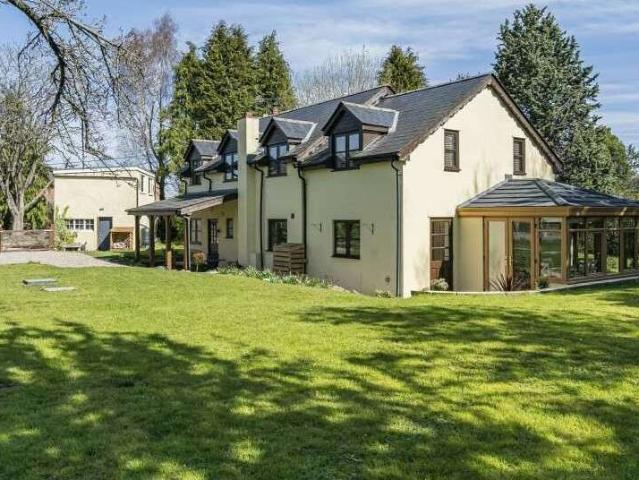 4 Bedroom Detached House