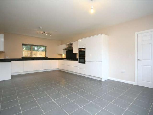 4 Bedroom Detached House