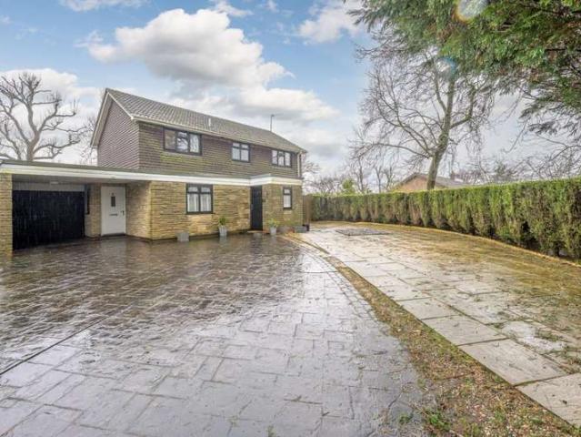 4 Bedroom Detached House