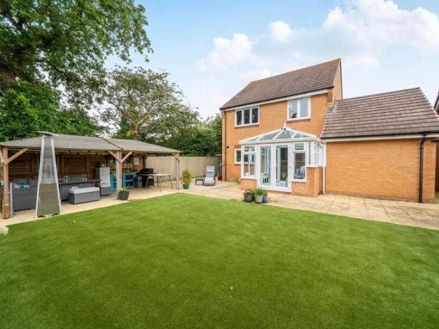 4 Bedroom Detached House