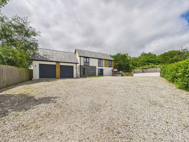 4 Bedroom Detached House