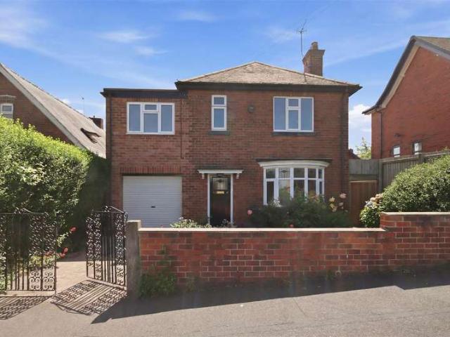 4 Bedroom Detached House