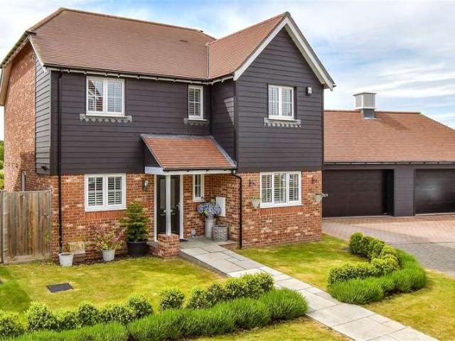 4 Bedroom Detached House