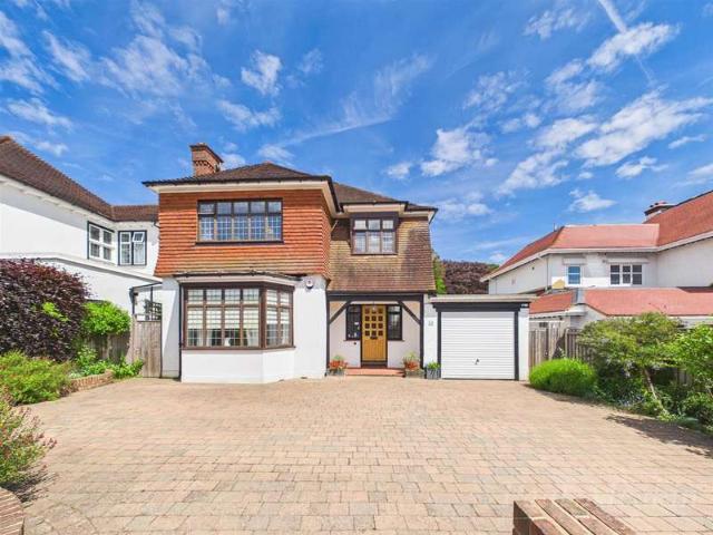 4 Bedroom Detached House
