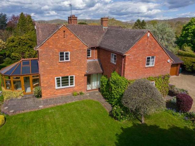 4 Bedroom Detached House