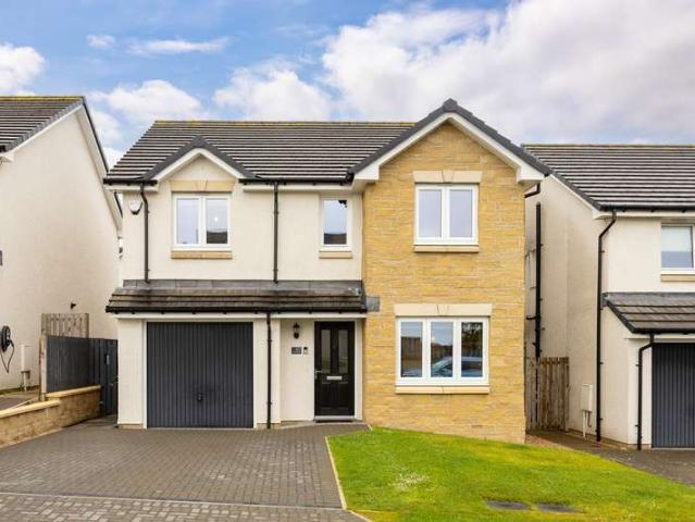 4 Bedroom Detached House