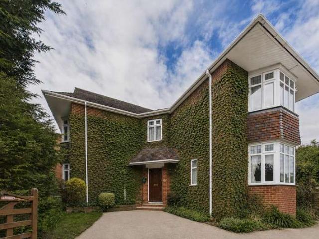 4 Bedroom Detached House