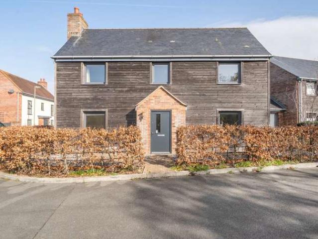 4 Bedroom Detached House