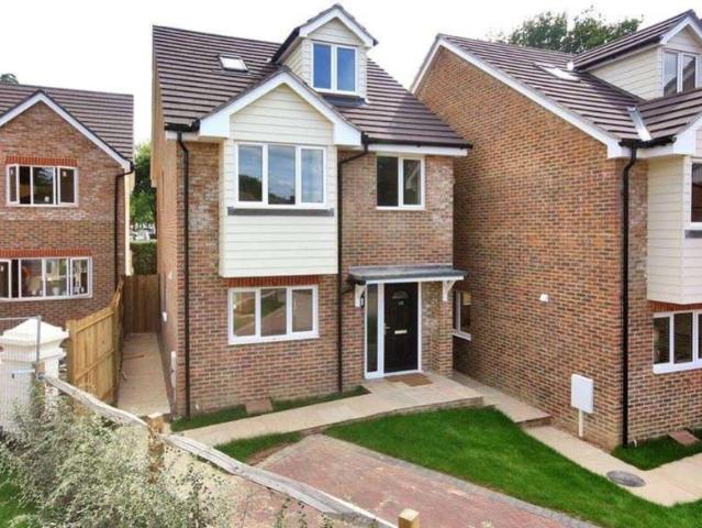 4 Bedroom Detached House