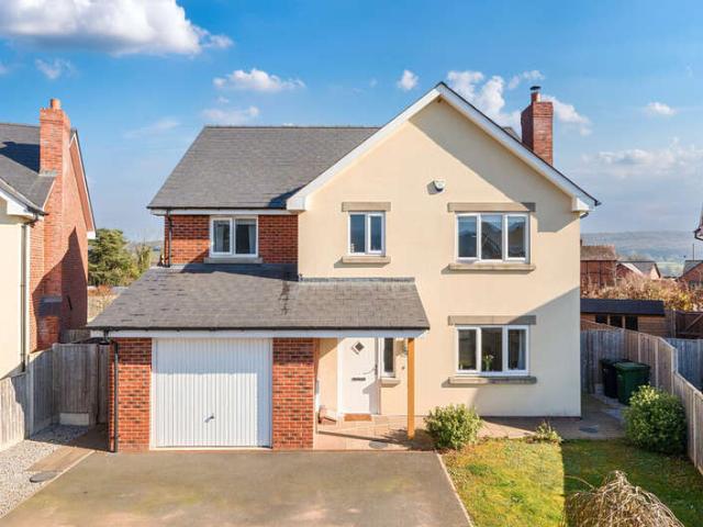 4 Bedroom Detached House