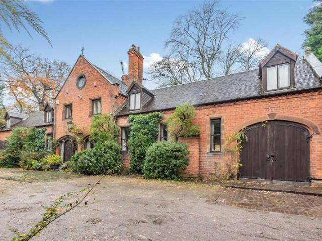 4 Bedroom Detached House
