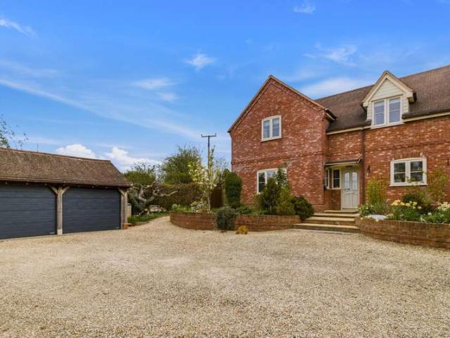 4 Bedroom Detached House