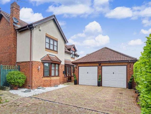 4 Bedroom Detached House