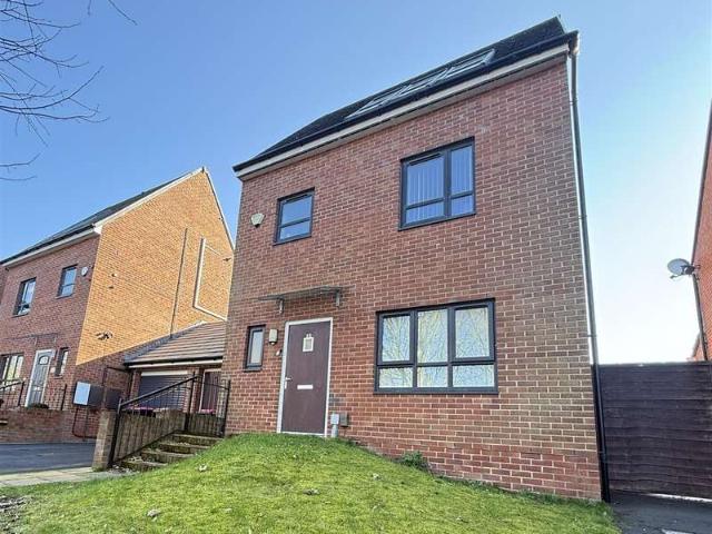 4 Bedroom Detached House