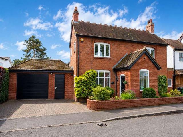 4 Bedroom Detached House