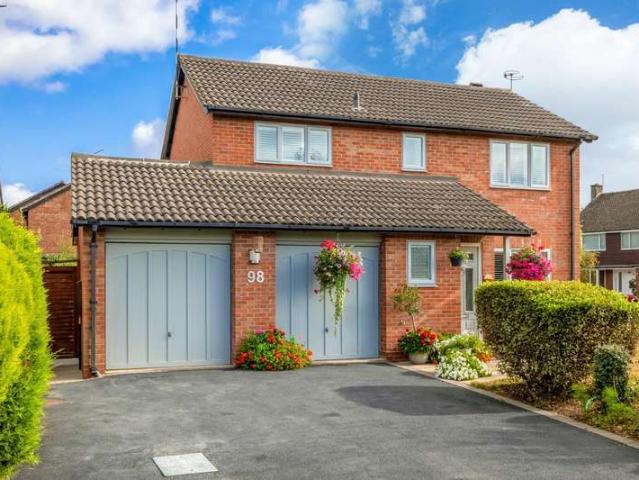4 Bedroom Detached House