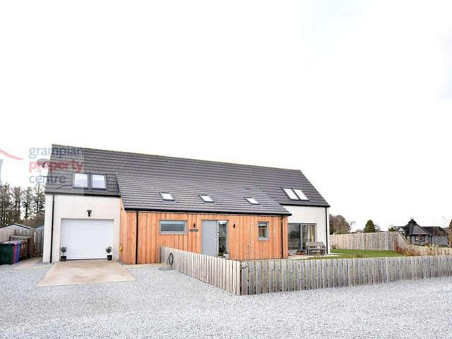4 Bedroom Detached House