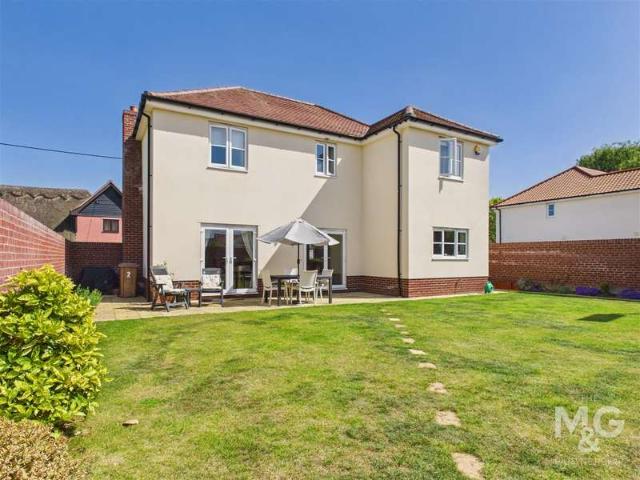 4 Bedroom Detached House