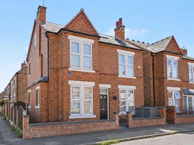 4 Bedroom Detached House