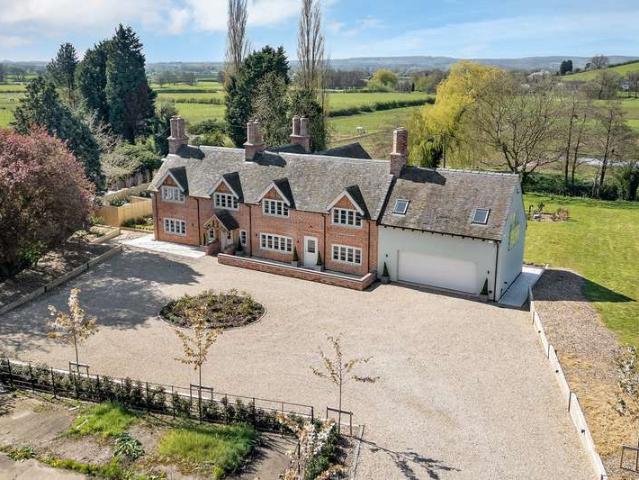 4 Bedroom Detached House