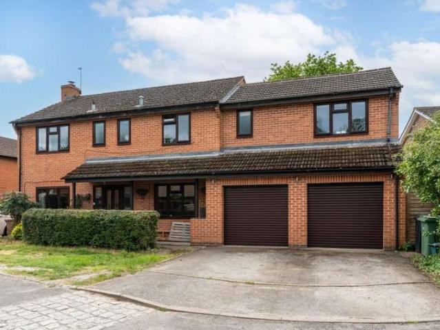 4 Bedroom Detached House