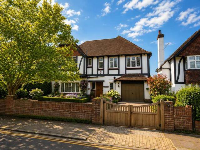 4 Bedroom Detached House