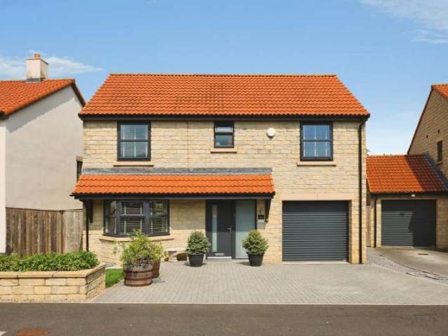 4 Bedroom Detached House