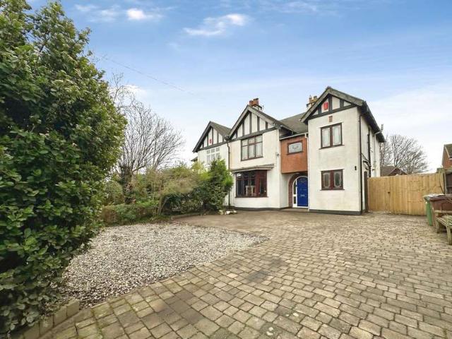 4 Bedroom Detached House