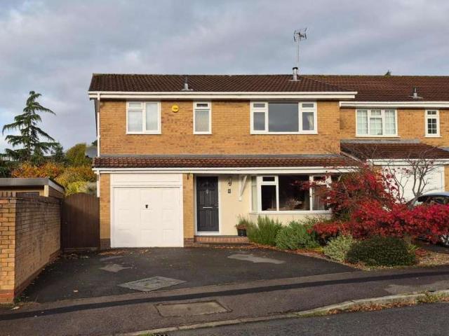4 Bedroom Detached House