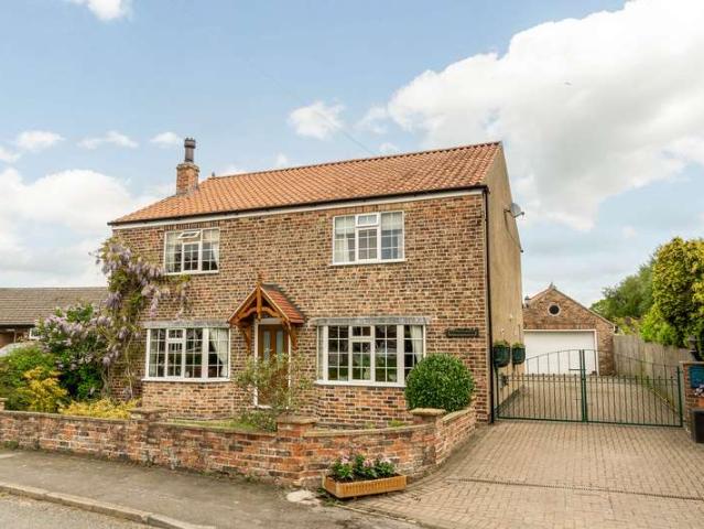 4 Bedroom Detached House
