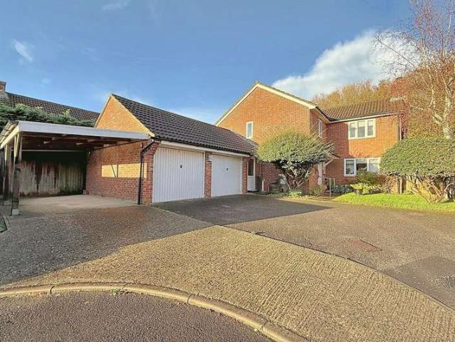 4 Bedroom Detached House