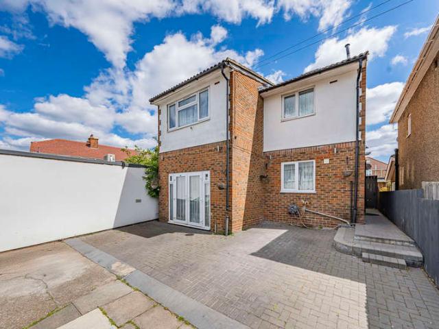 4 Bedroom Detached House