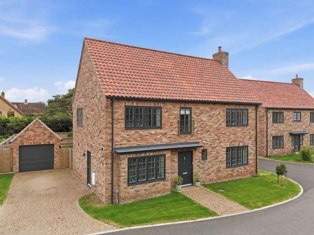 4 Bedroom Detached House