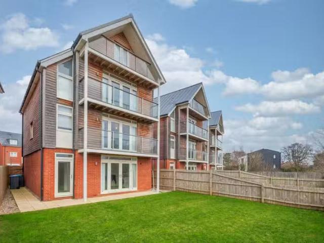 4 bedroom detached house for rent in 14 Willowbank, Melton, IP.