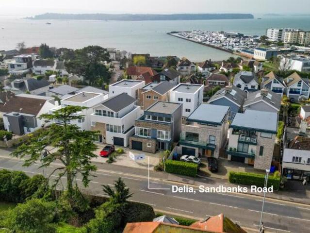 4 bedroom detached house for rent in 302 Sandbanks Road, Lilliput, Poole, BH14