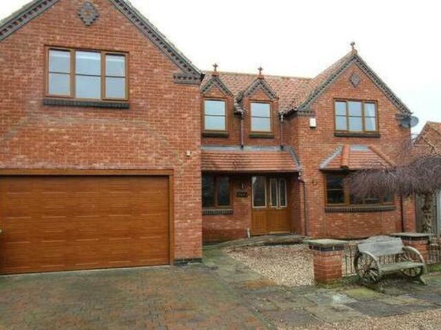 4 bedroom detached house for rent in 56 Woodhill Road Collingham NG23