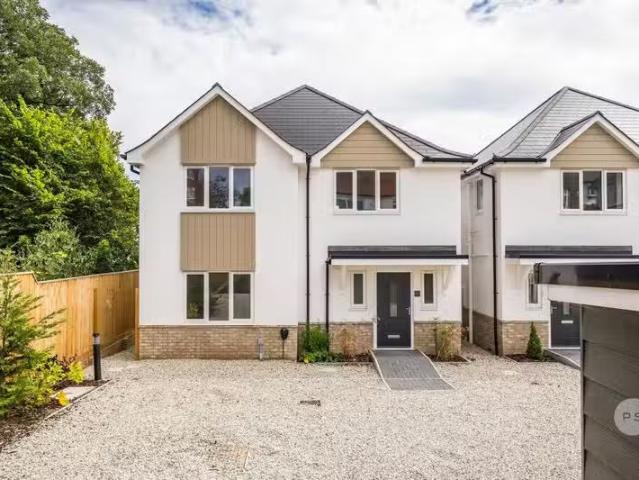 4 bedroom detached house for rent in 60a Langdon Road, Parksto.