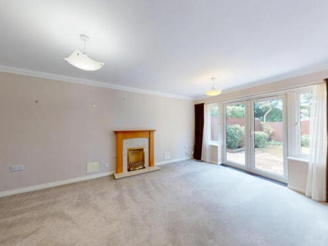 4 bedroom detached house for rent in Coburn Gardens, Cheltenham, GL51
