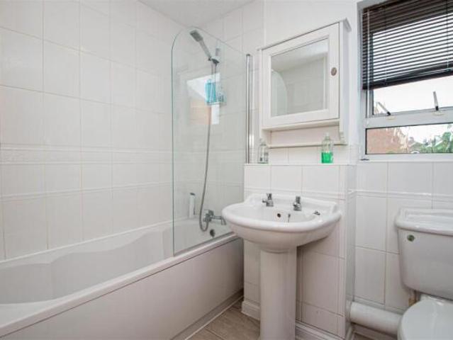 4 bedroom detached house for rent in Coldeaton Lane, Emerson Valley, Milton Keynes, MK4