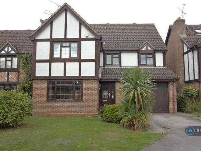 4 Bedroom Detached House For Rent In College Town, Sandhurst