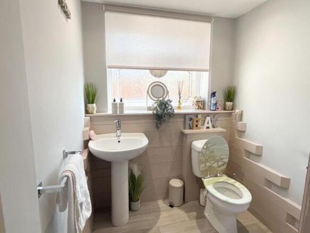 4 bedroom detached house for rent in Collins Way, Leigh on Sea, SS9