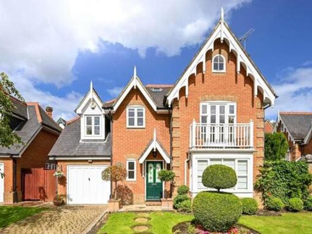 4 Bedroom Detached House For Rent In Coombe, Kingston Upon Thames