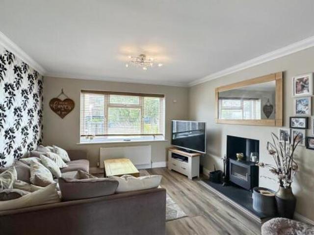 4 bedroom detached house for rent in Cornelia Crescent, Poole, BH12