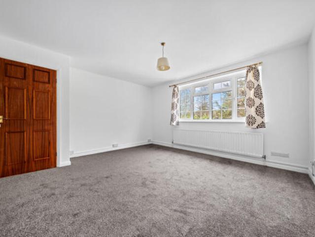 4 bedroom detached house for rent in Cornwall Road, Cheam, Sutton, SM2