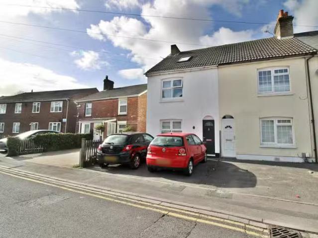 4 bedroom detached house for rent in Canford Road, Bournemouth.