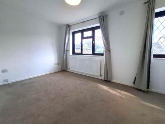 4 bedroom detached house for rent in Carey Close, Swindon, Wiltshire, SN5