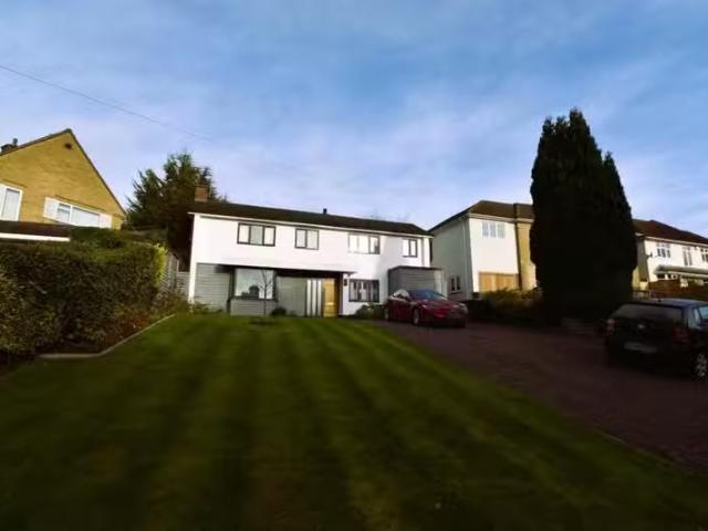 4 bedroom detached house for rent in Church Lane, Leamington S.