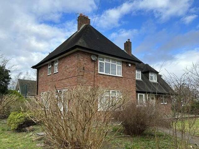 4 bedroom detached house for rent in Church Lane Newcastle ST5