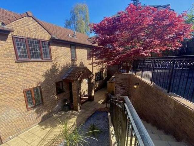 4 bedroom detached house for rent in Church Road BS15 3AL BS15