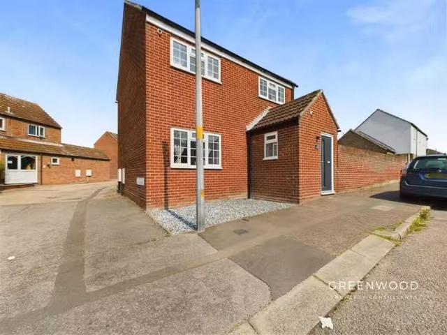 4 bedroom detached house for rent in Chaney Road, Wivenhoe, CO7